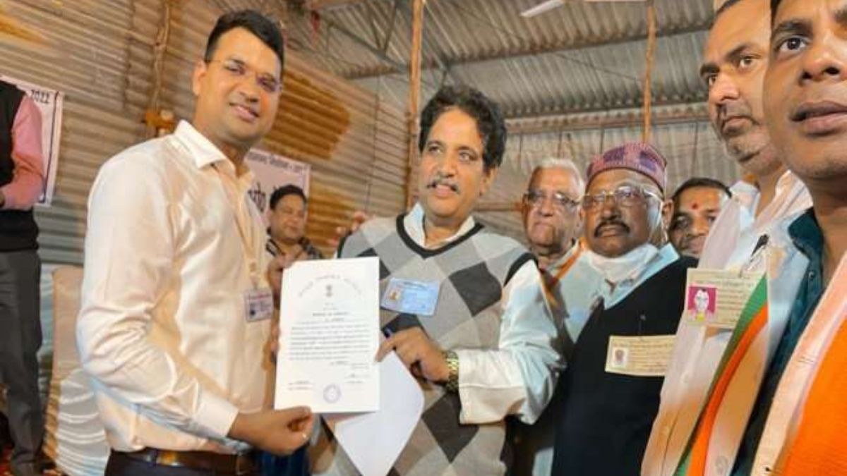 योगी कैबिनेट विस्तार की चर्चाओं के बीच गाजियाबाद के इस विधायक का घनघनाया फोन, बुलाया गया लखनऊ ...